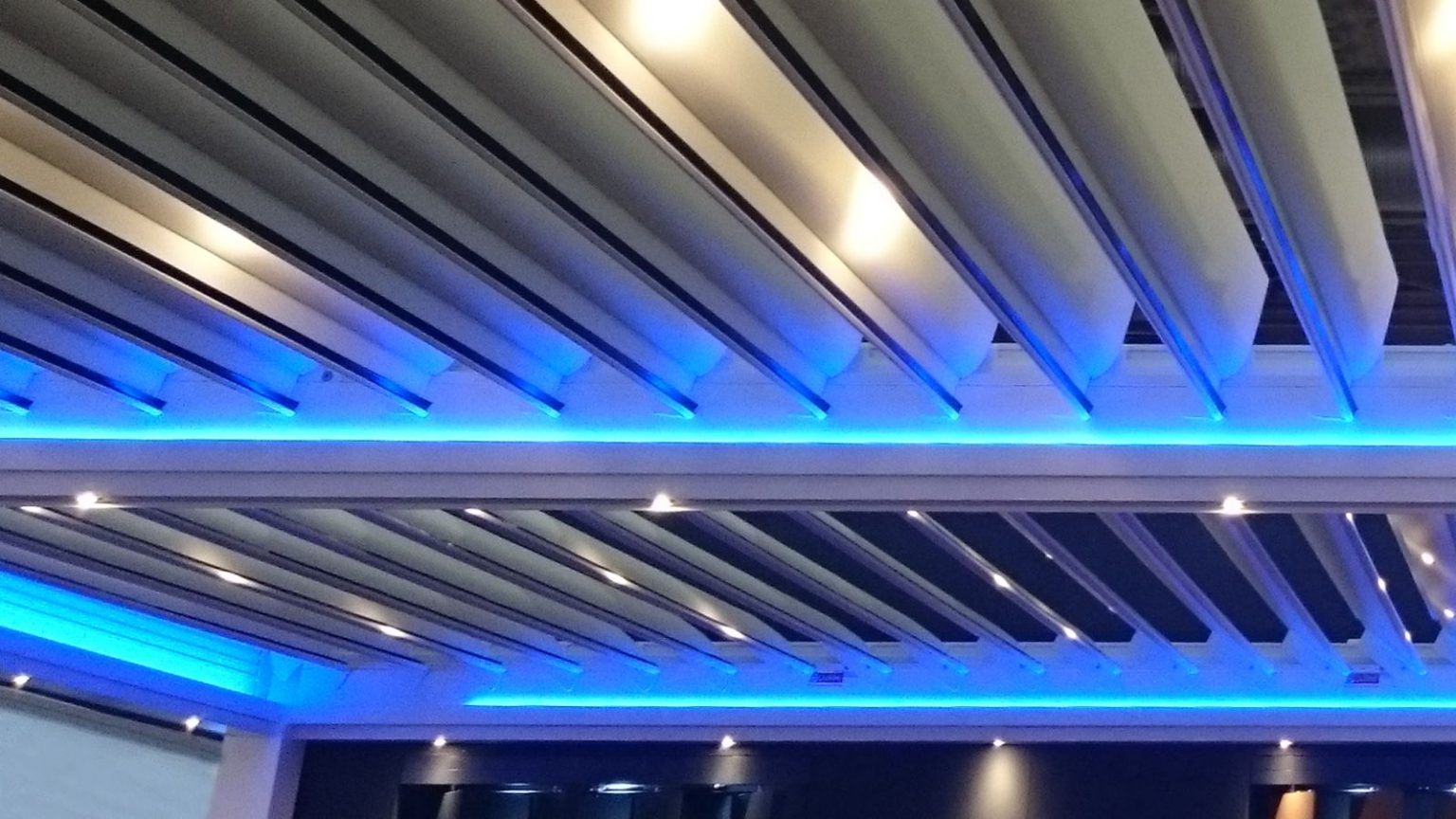 How To Install LED Strip Lights On Ceilings? - LightscapesTech