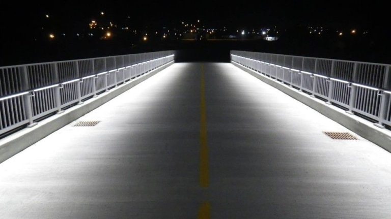 Lighting the Way with the Landscape Pathway and Walkway Lighting Guide ...