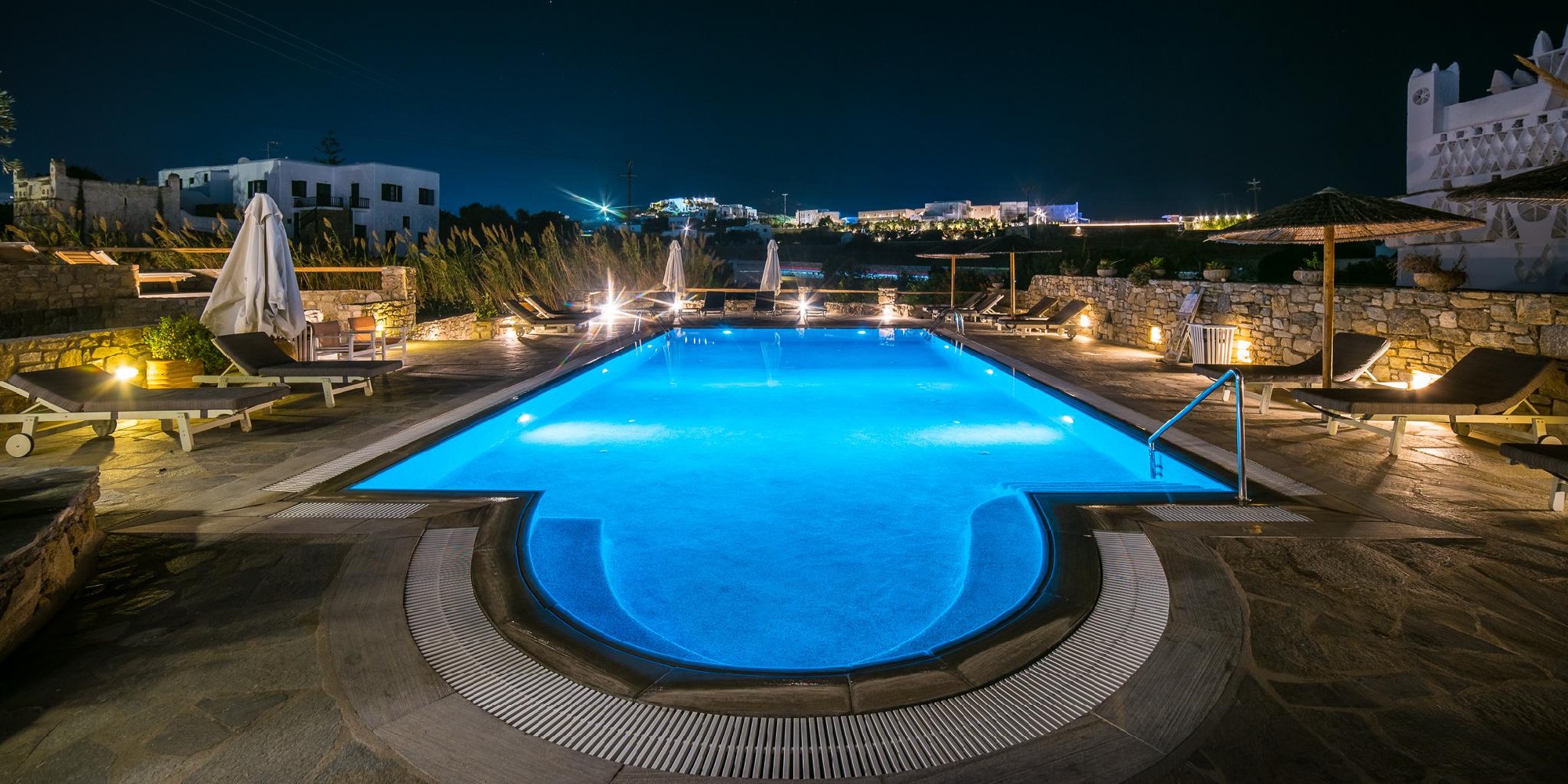 Revealing Subaqueous Splendor with Landscape Underwater Lighting ...