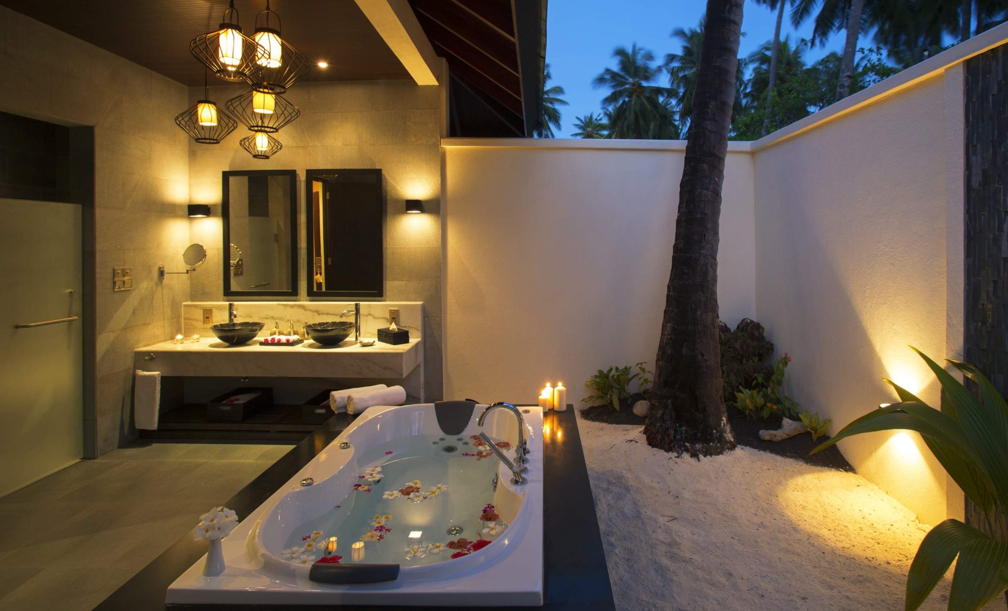 Enlightening Elegance with Landscape Wall Lighting Artistry ...