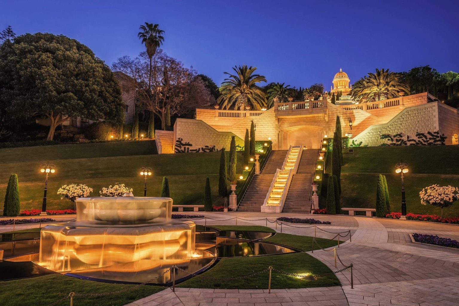 How Bright Should the Landscape Lighting Be? - LightscapesTech