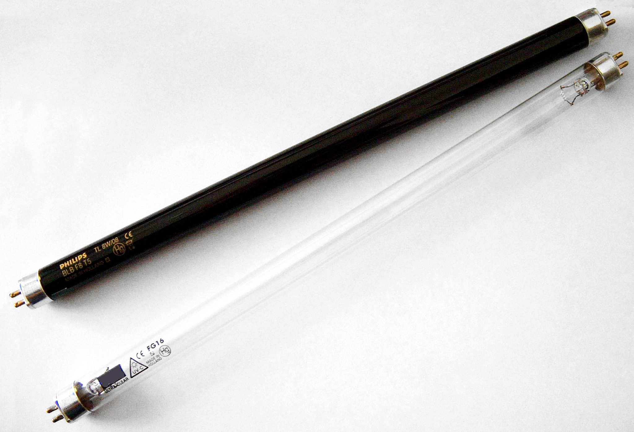 Can LED Tube Lights Replace Fluorescent Tube Lights? - LightscapesTech
