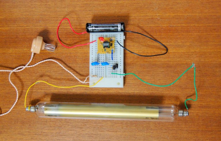 Discover the Sparkling Allure of Old Vacuum Tube Lamps - LightscapesTech